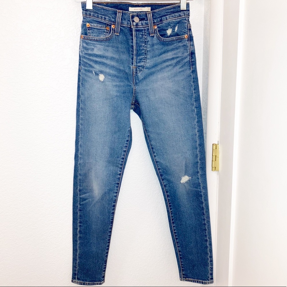 Levi’s Wedgie Skinny Medium Wash Slightly Distressed … - Gem